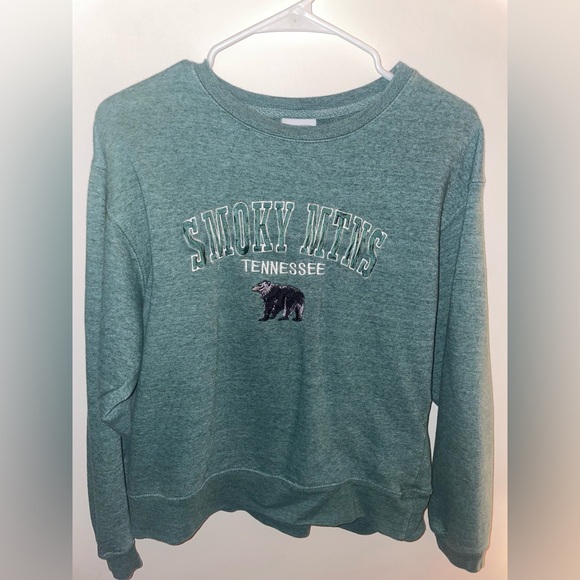 Sweaters | Pacific Co Green Graphic Tshirt | Poshmark